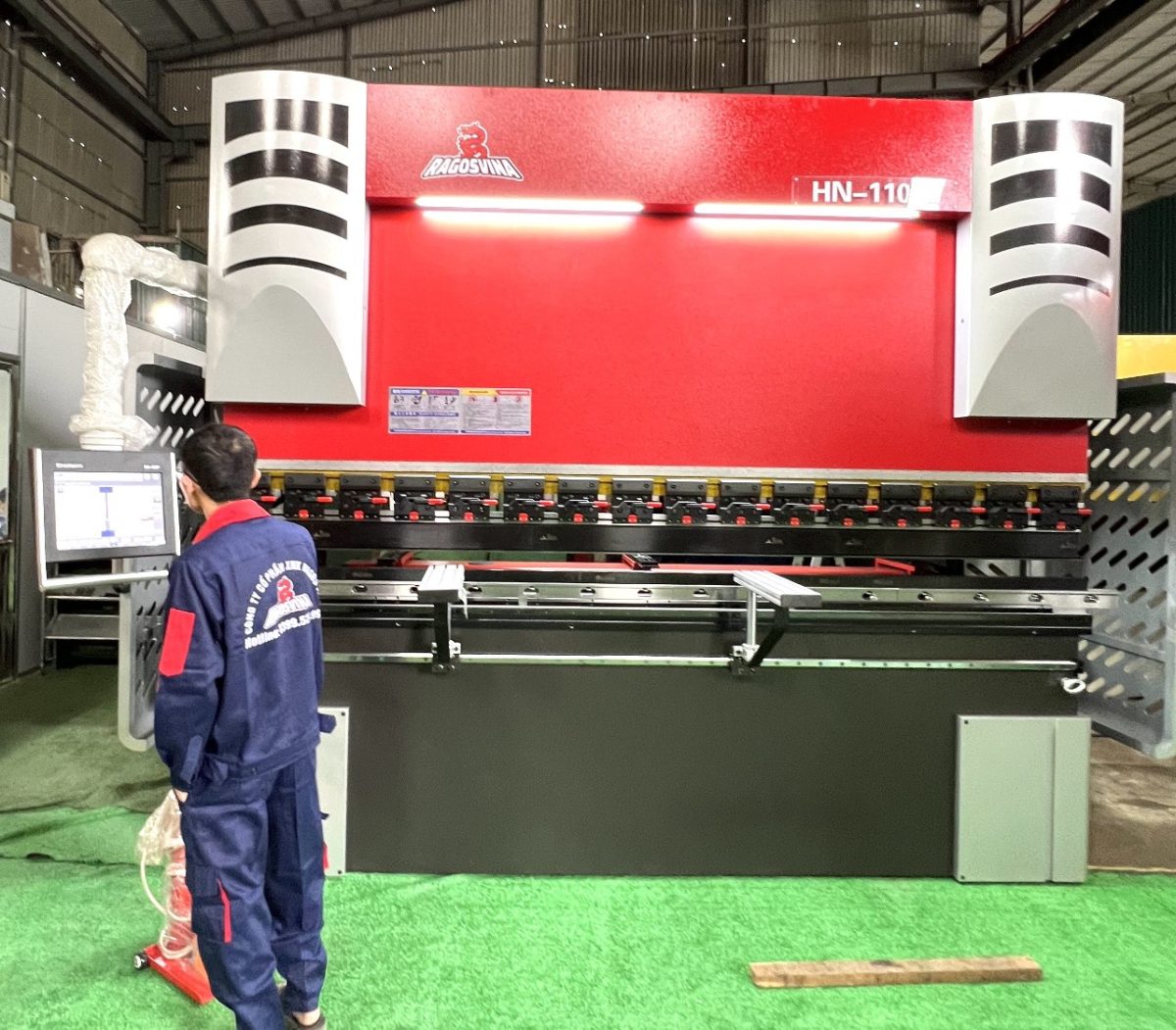 Máy chấn CNC HN 11032 - Lực chấn 110, chiều dài chấn 3200mm, HDH Delem ...